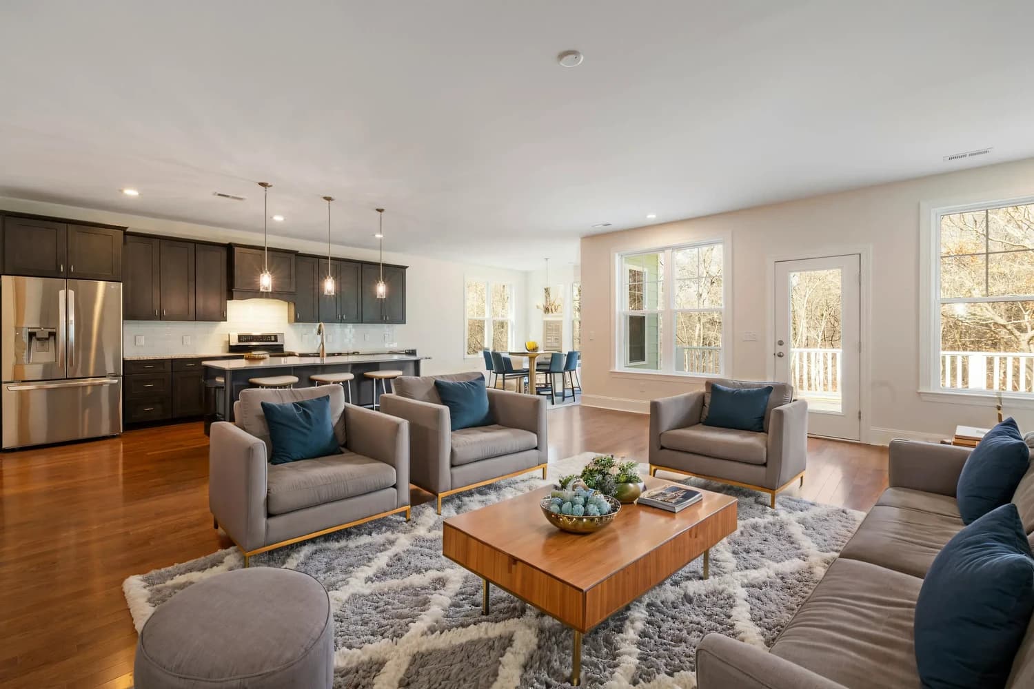 Virtual Staging with one click | 10 sec turnaround